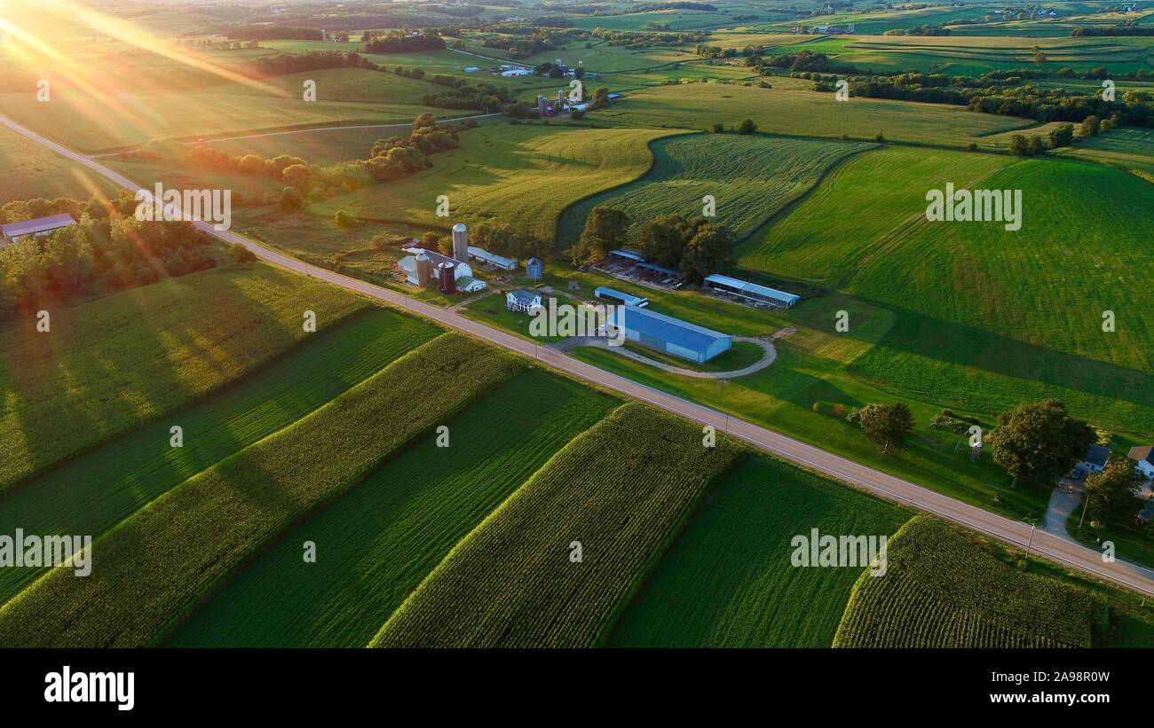 Wisconsin green barns hi-res stock photography and images - Alamy