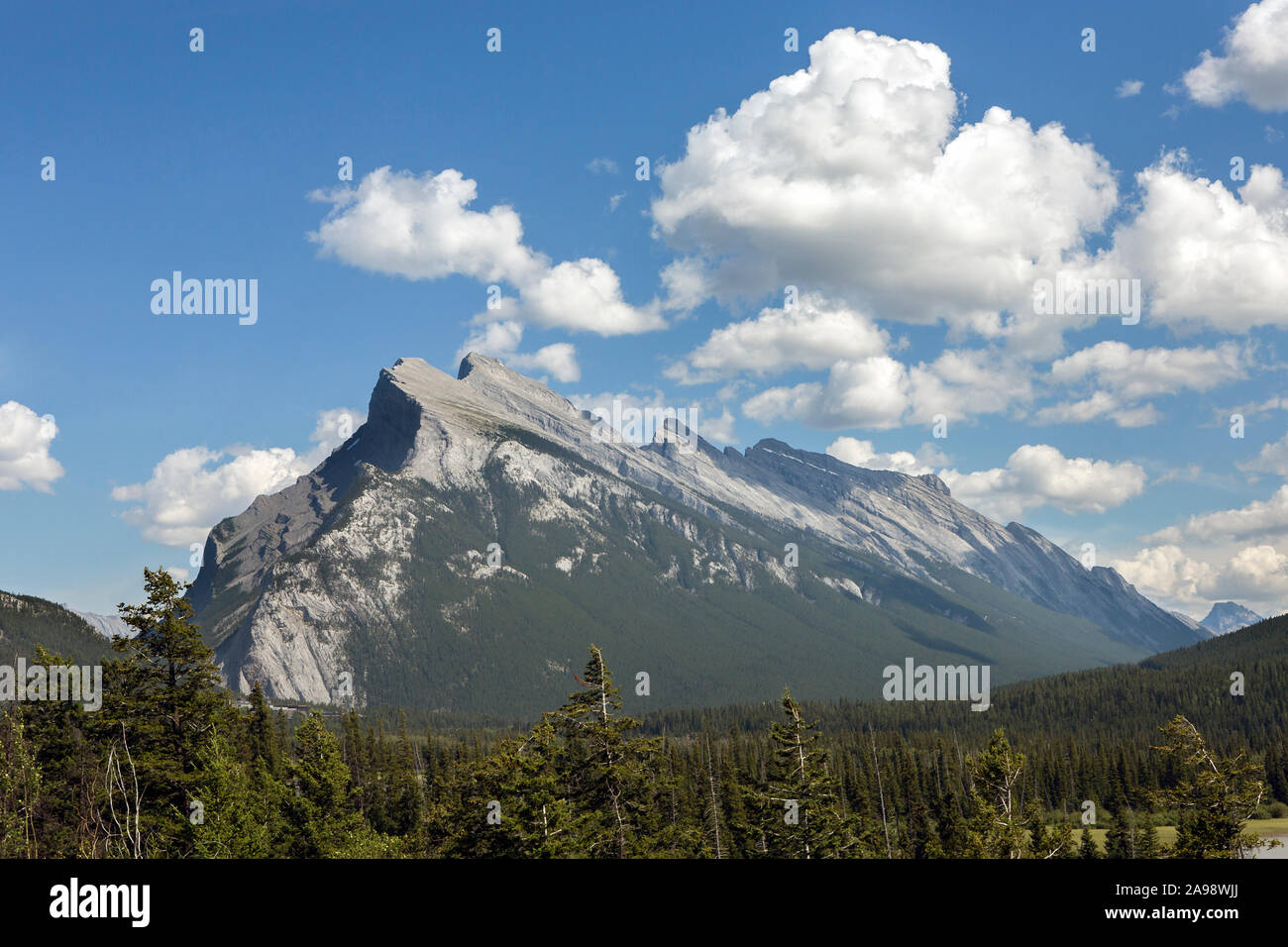 Banff jasper hi-res stock photography and images - Alamy