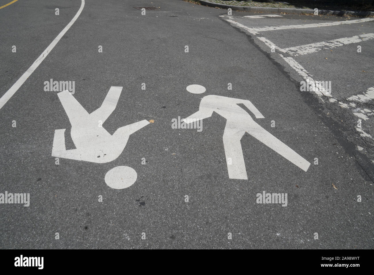 Pedestrian bicyclists in america hi-res stock photography and images ...