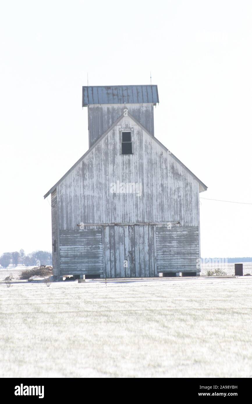 White washed Barn Stock Photo - Alamy