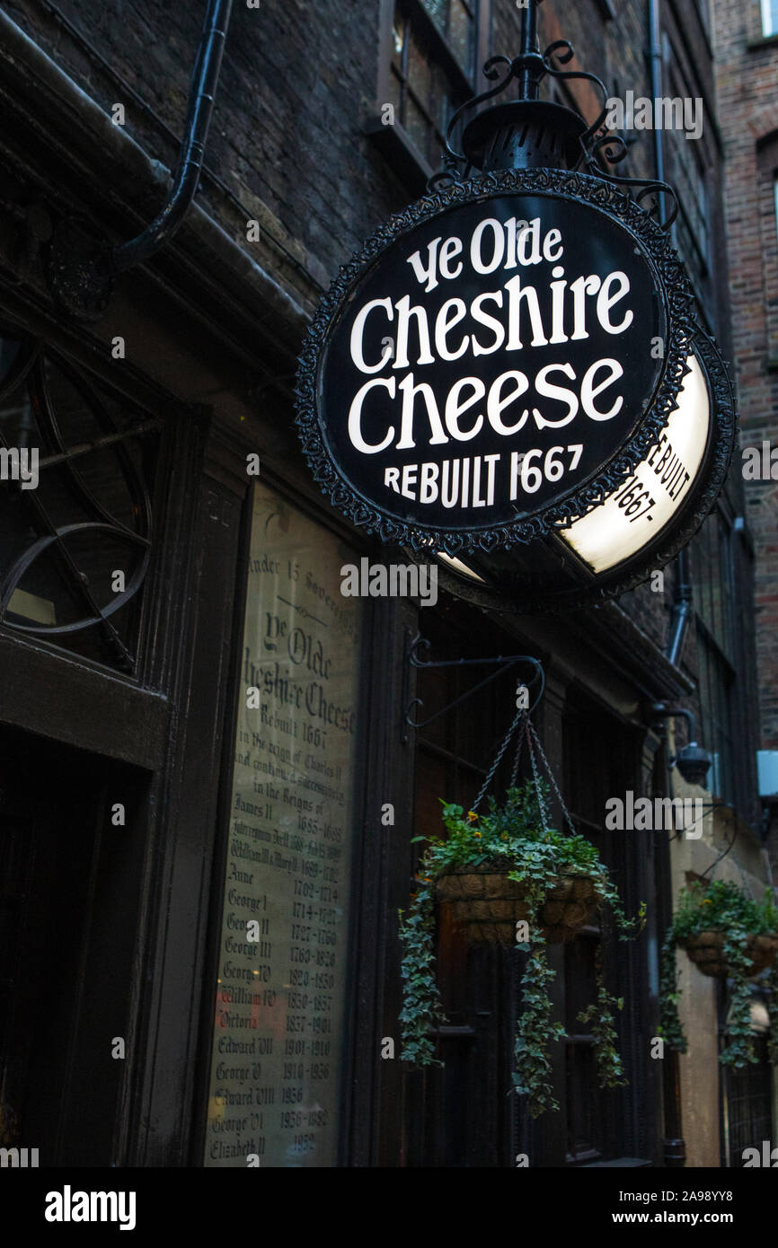 17th century signage hi-res stock photography and images - Alamy