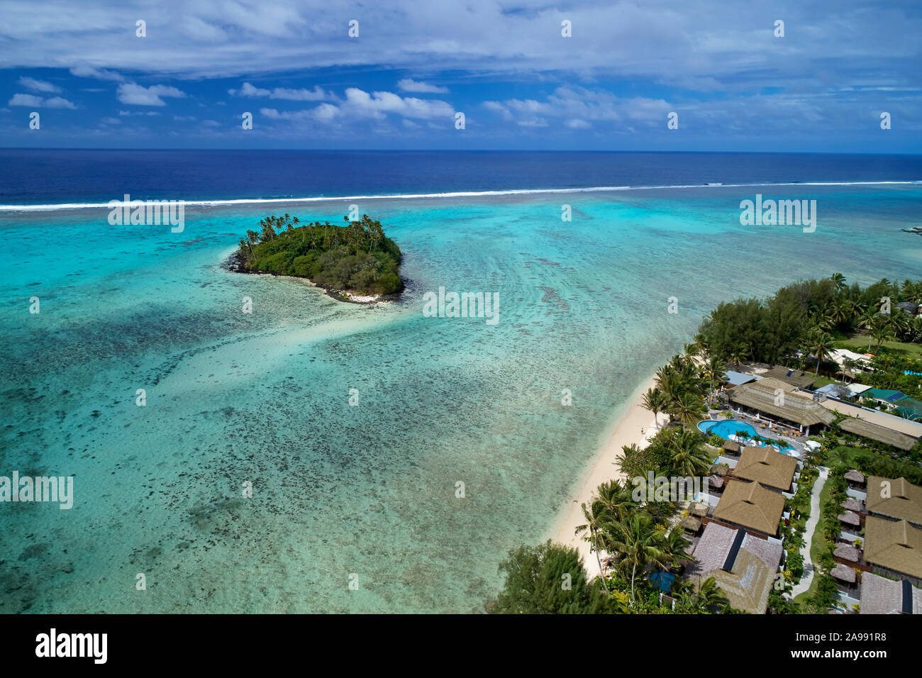 Taakoka Island, Muri Lagoon, and Nautilus Resort, Rarotonga, Cook ...
