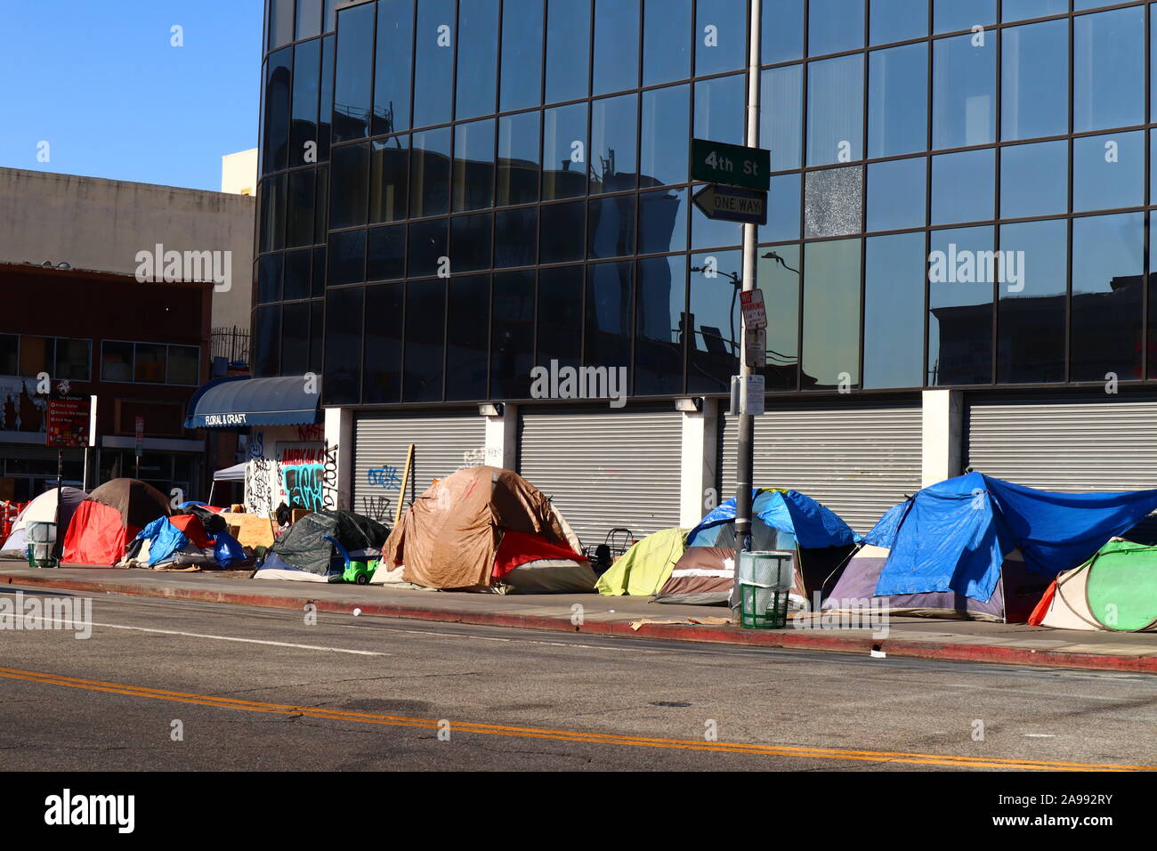 Los angeles homeless camp hi-res stock photography and images - Alamy