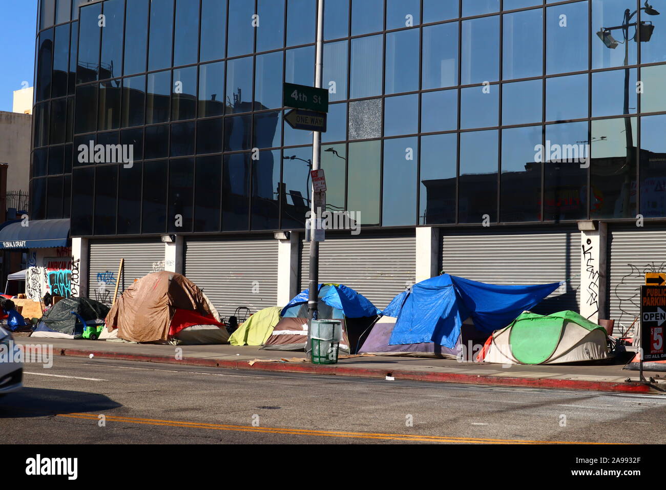 Homeless in downtown Los Angeles, California Stock Photo - Alamy