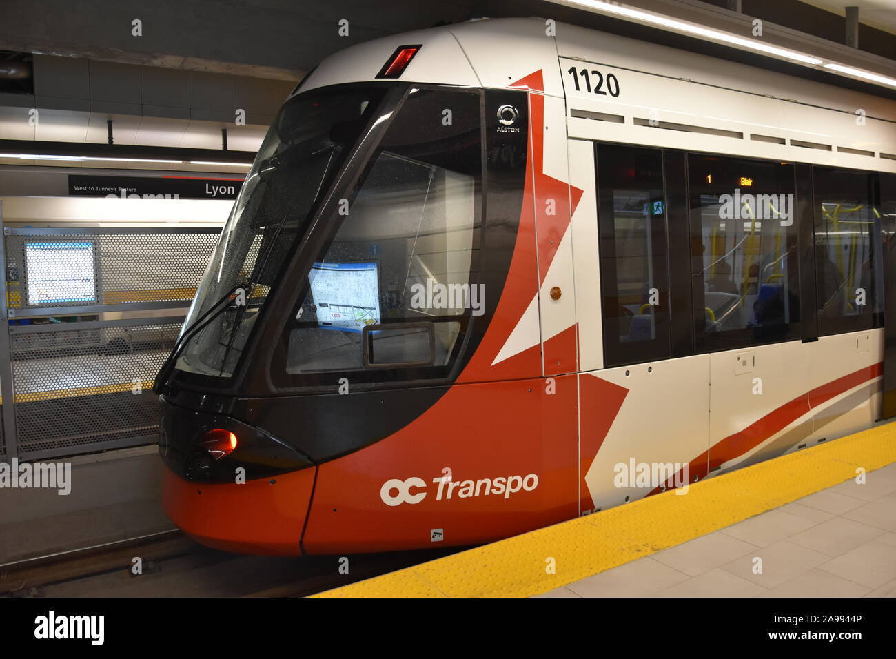 The brand new Ottawa OTrain subway and light rail system days after ...