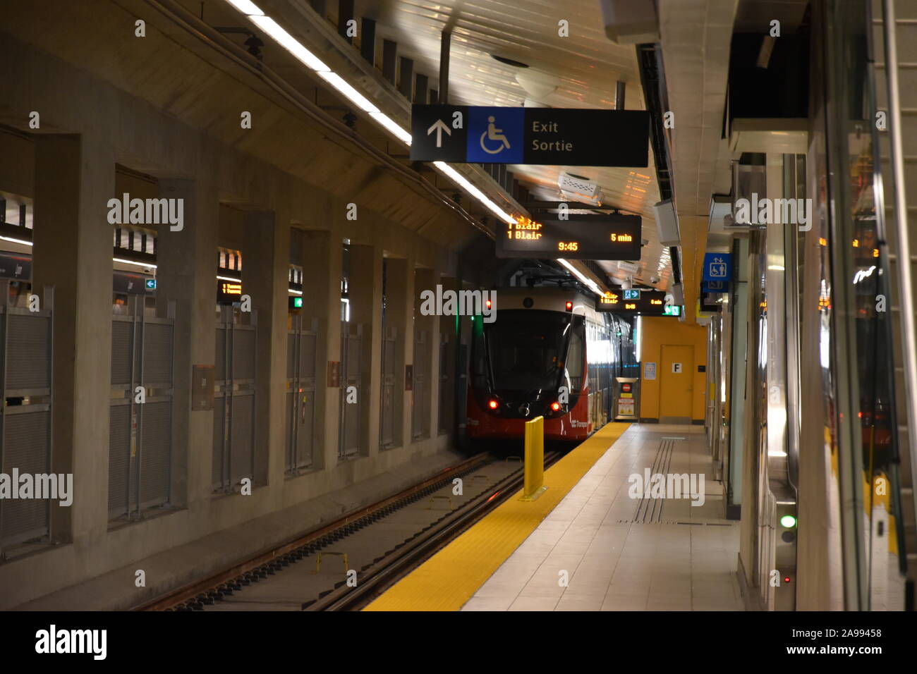 The brand new Ottawa OTrain subway and light rail system days after ...