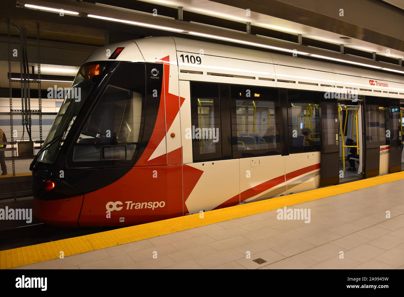 New bus lyon hi-res stock photography and images - Alamy
