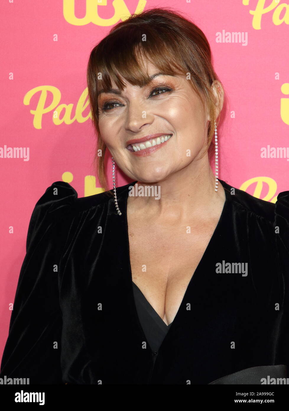 Tv presenter lorraine kelly hi-res stock photography and images - Alamy