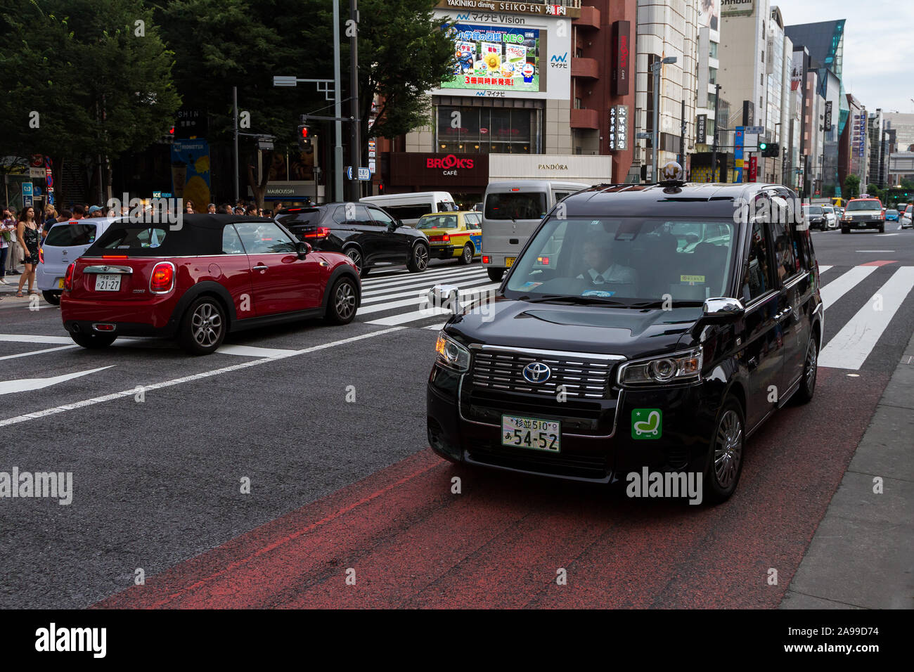 Toyota jpn taxis in japan hi-res stock photography and images - Alamy