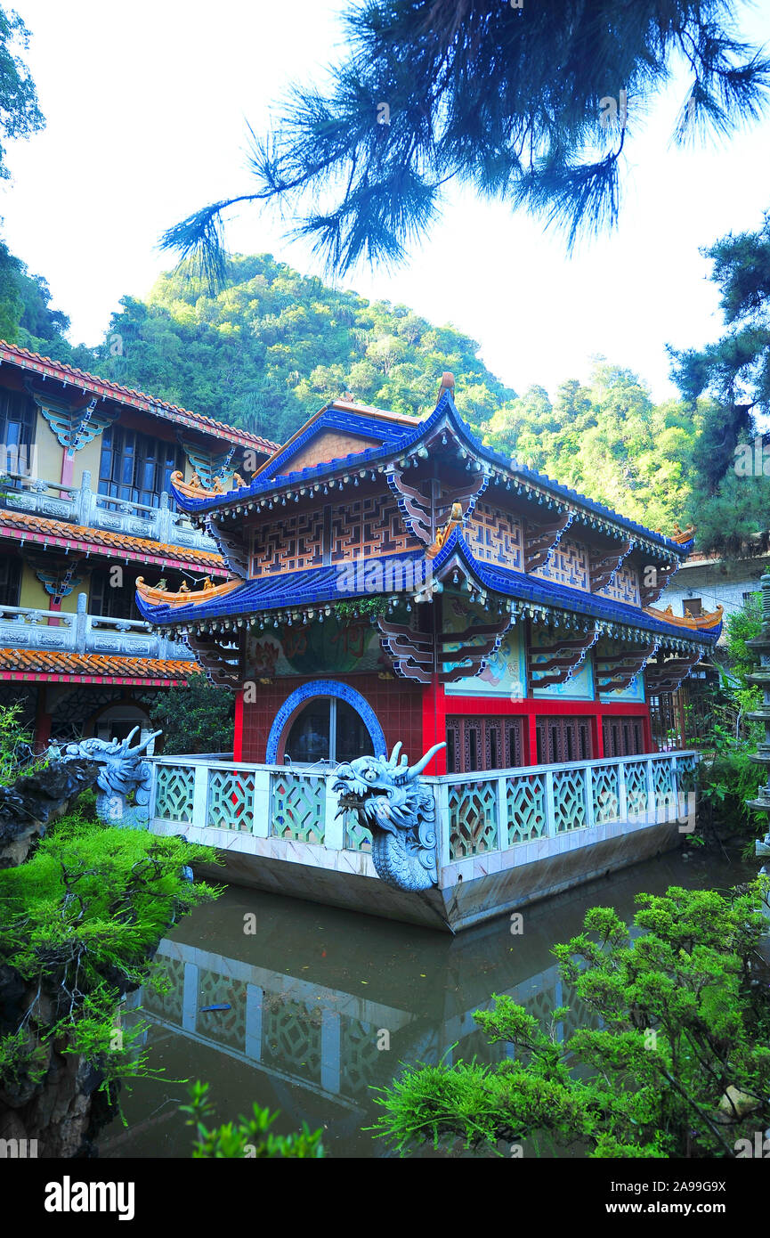 Tong Sam High Resolution Stock Photography and Images - Alamy