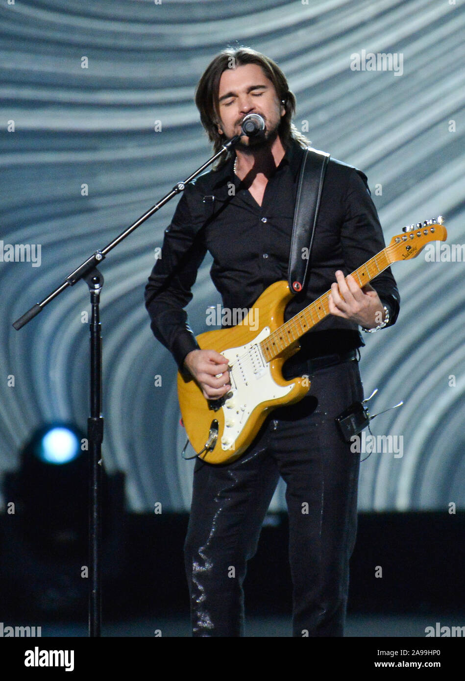Las Vegas, United States. 13th Nov, 2019. Juanes performs "No Creo En ...