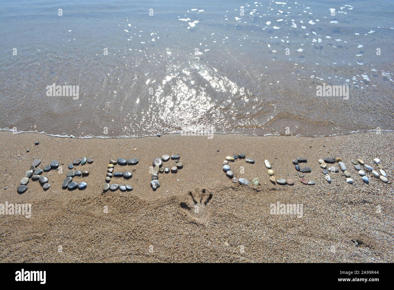 Anti beach and ocean pollution message, keep the ocean and beach clean ...