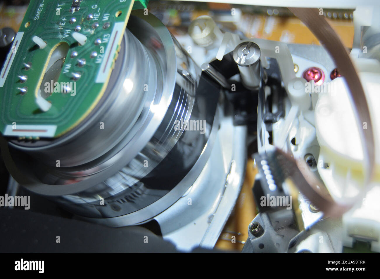 Vhs video helical head mechanism hi-res stock photography and images ...