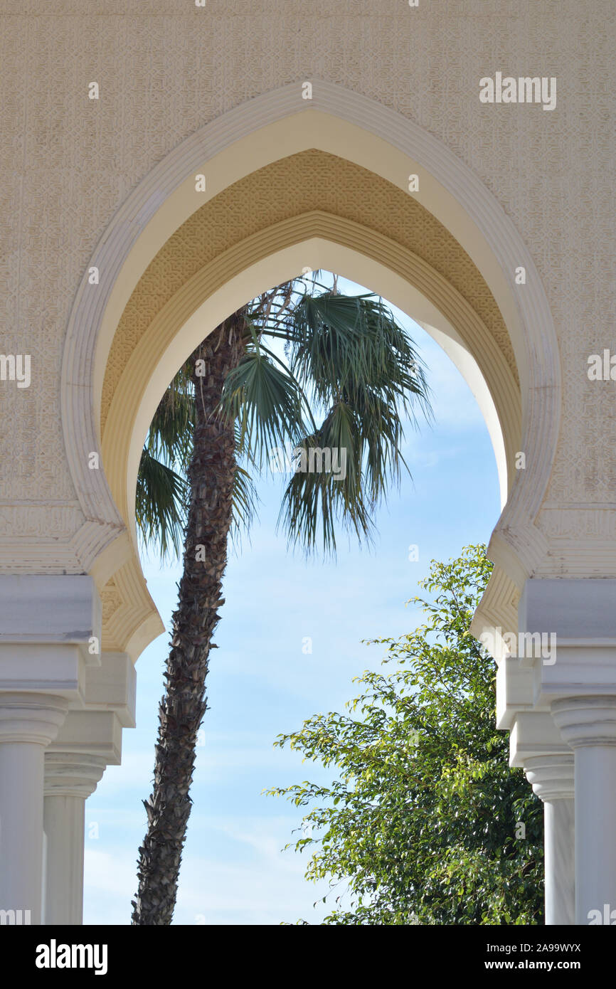 Arc muqarnas hi-res stock photography and images - Alamy