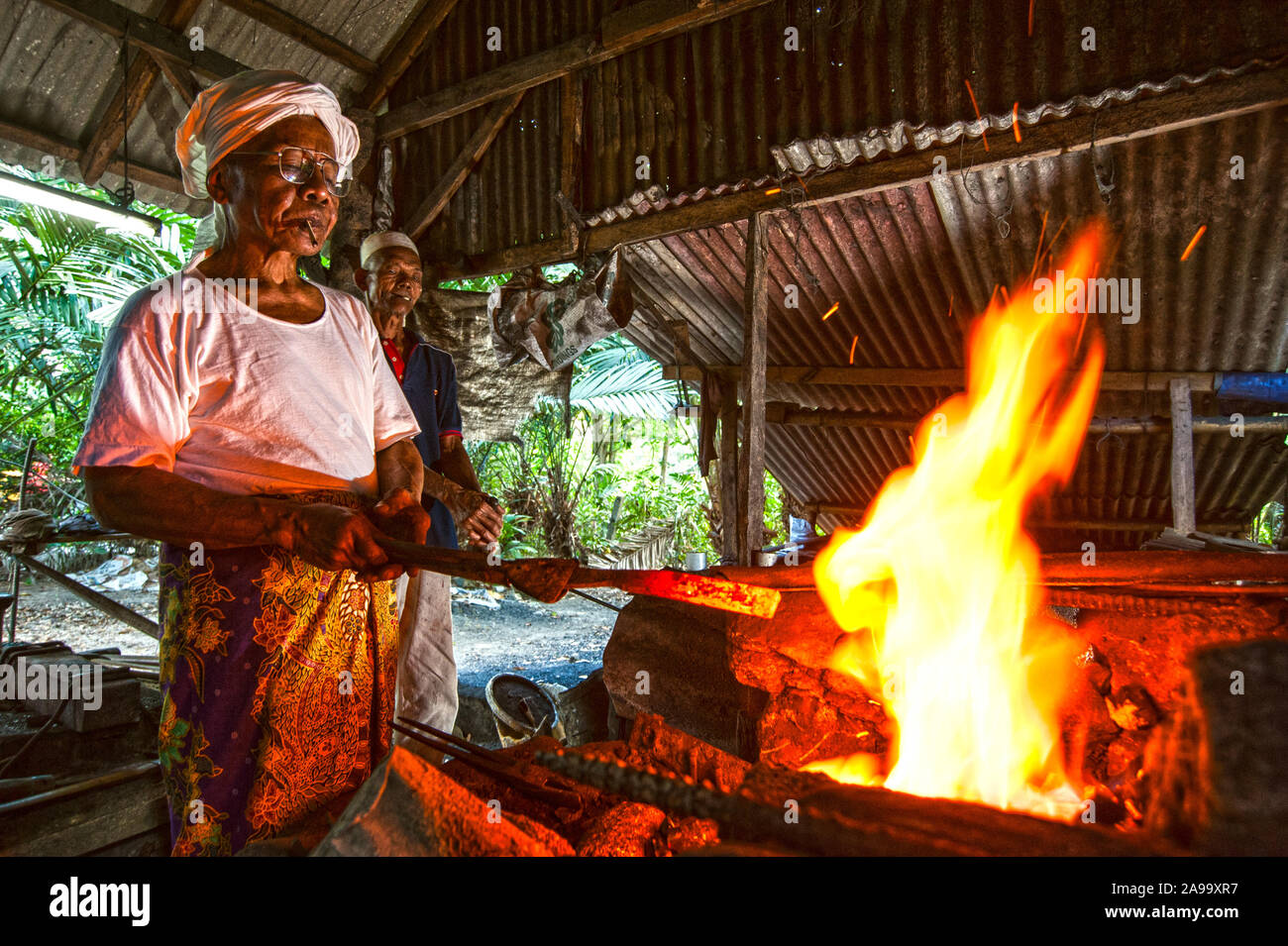 Malaysia keris making hi-res stock photography and images - Alamy