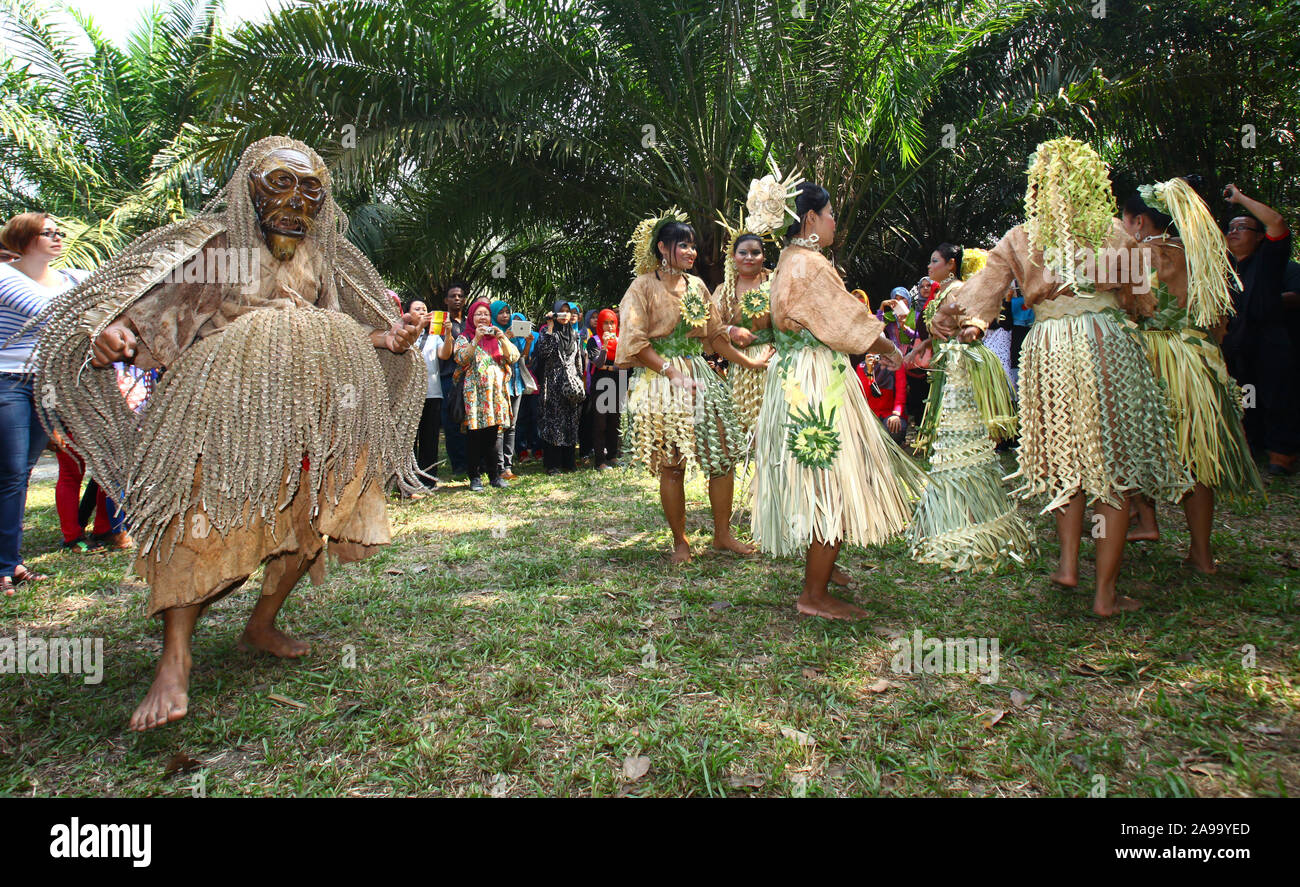 Mah meri cultural village hi-res stock photography and images - Alamy