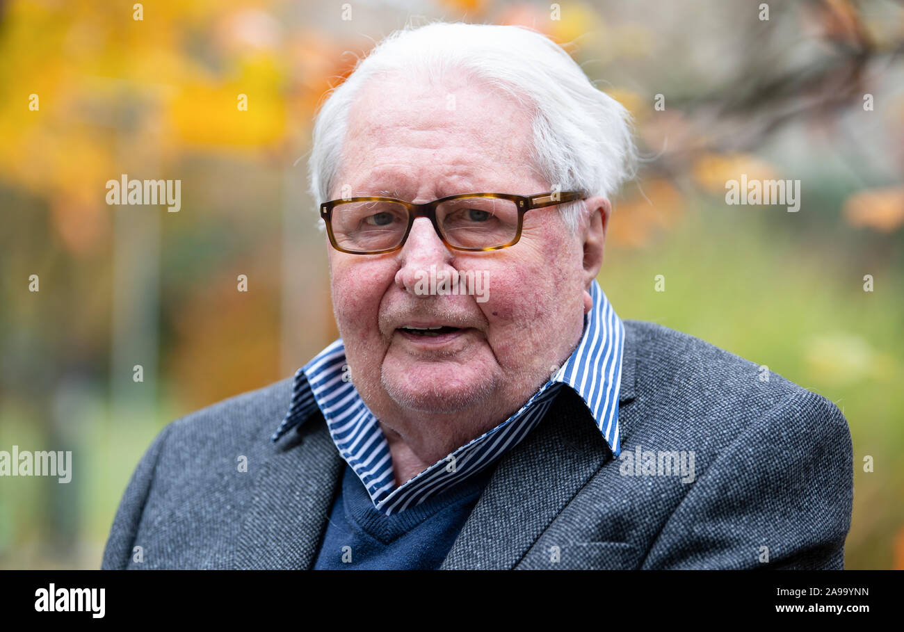 Munich, Germany. 12th Nov, 2019. Hans-Jochen Vogel, former party ...