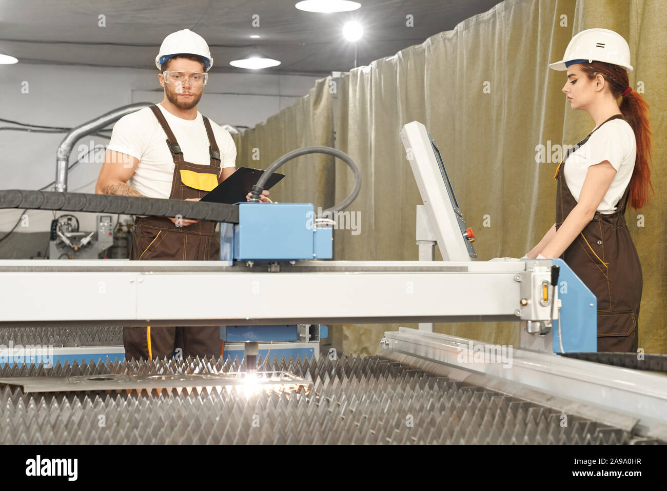 Sheet iron workers hi-res stock photography and images - Alamy