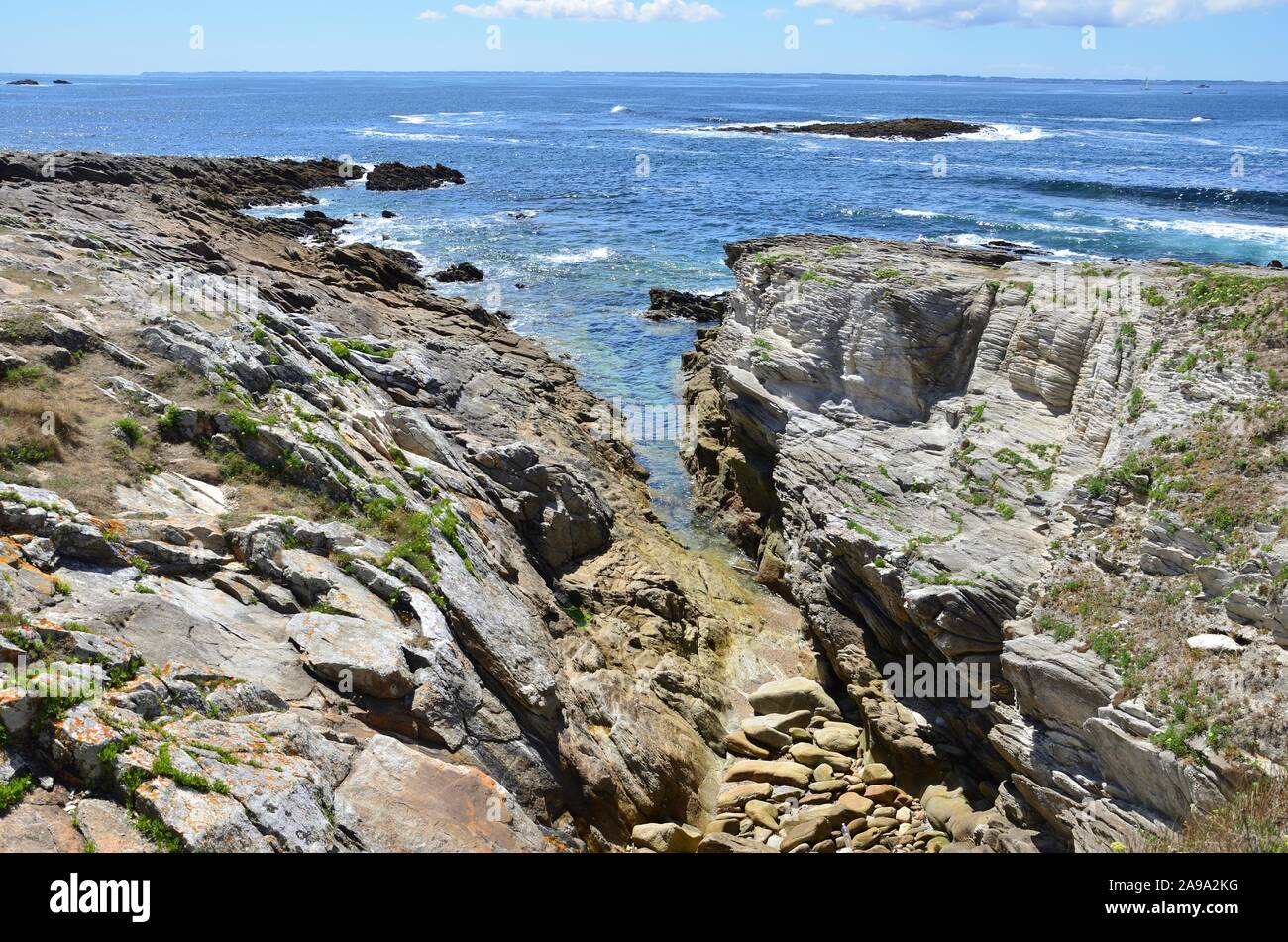 Rocky coast of the Quiberon peninsula in Brittany, Morbihan region ...