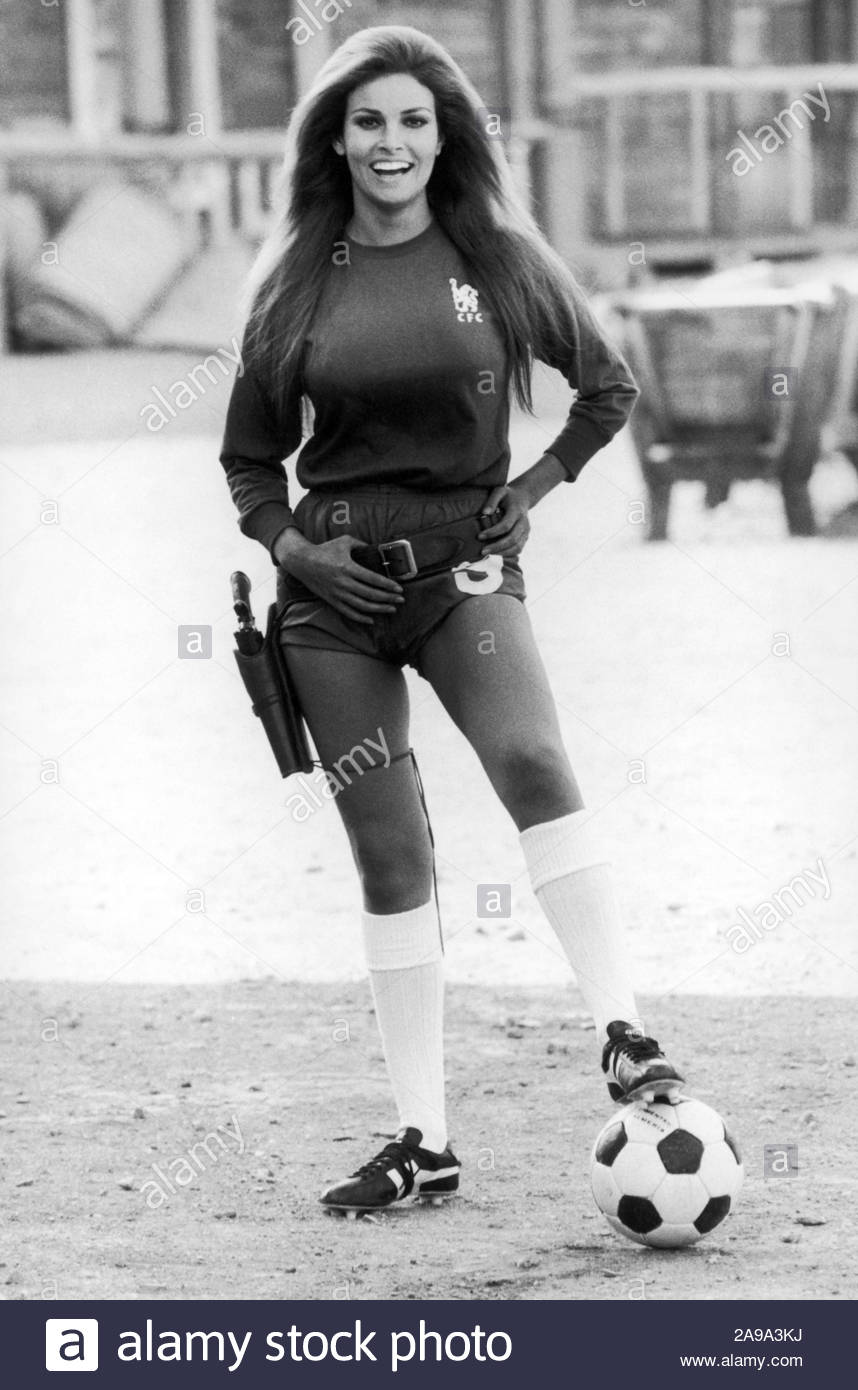 Raquel Welch Hannie Caulder 1971 High Resolution Stock Photography and ...
