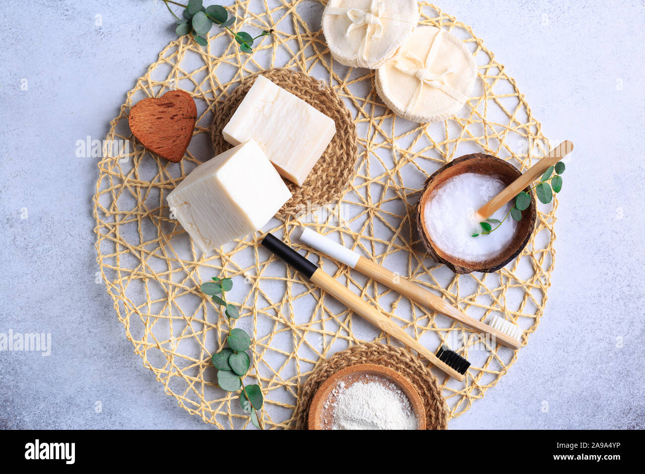 Unbranded shampoo bottle hi-res stock photography and images - Alamy