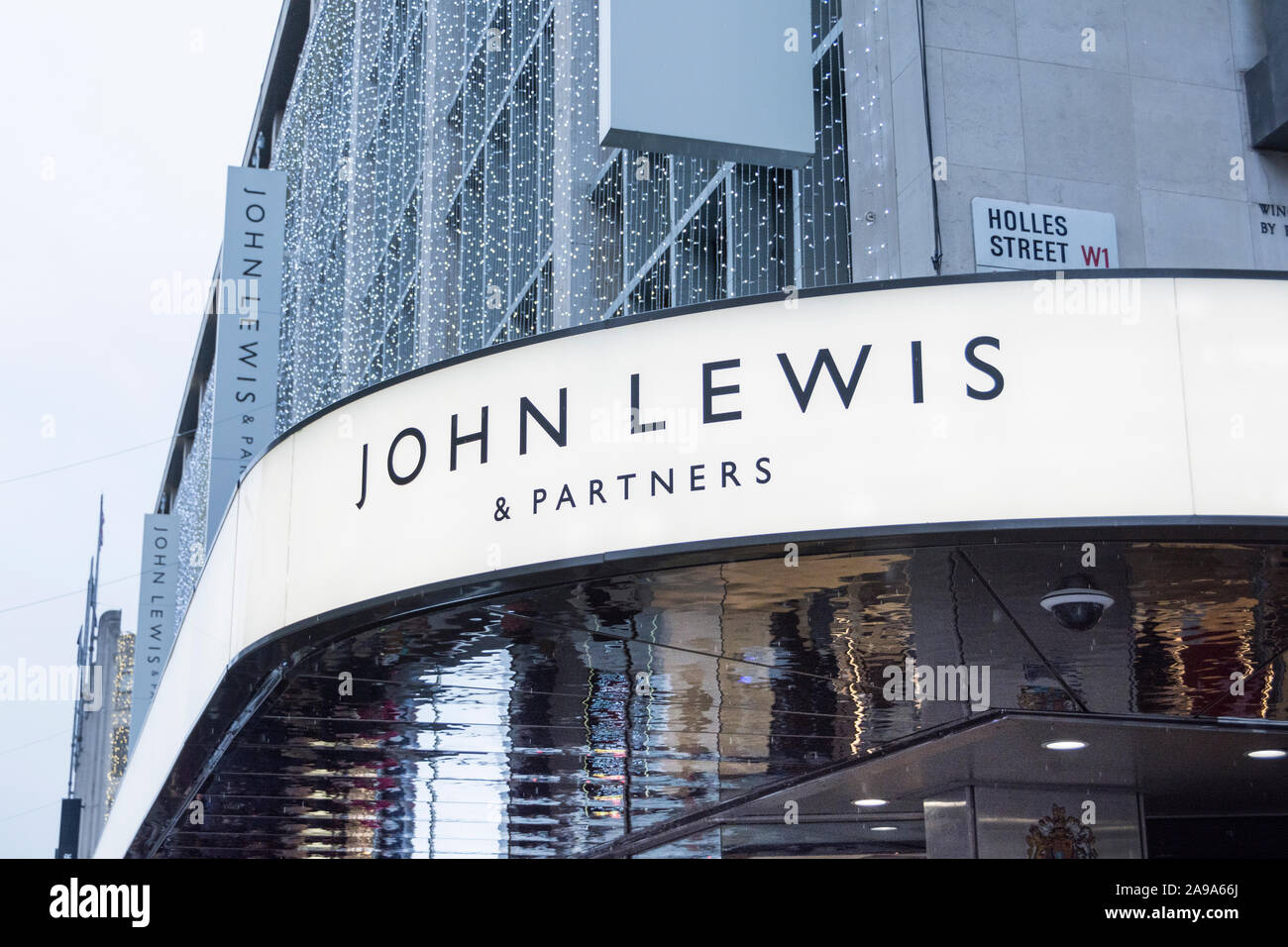 John lewis and partners shop hi-res stock photography and images - Alamy