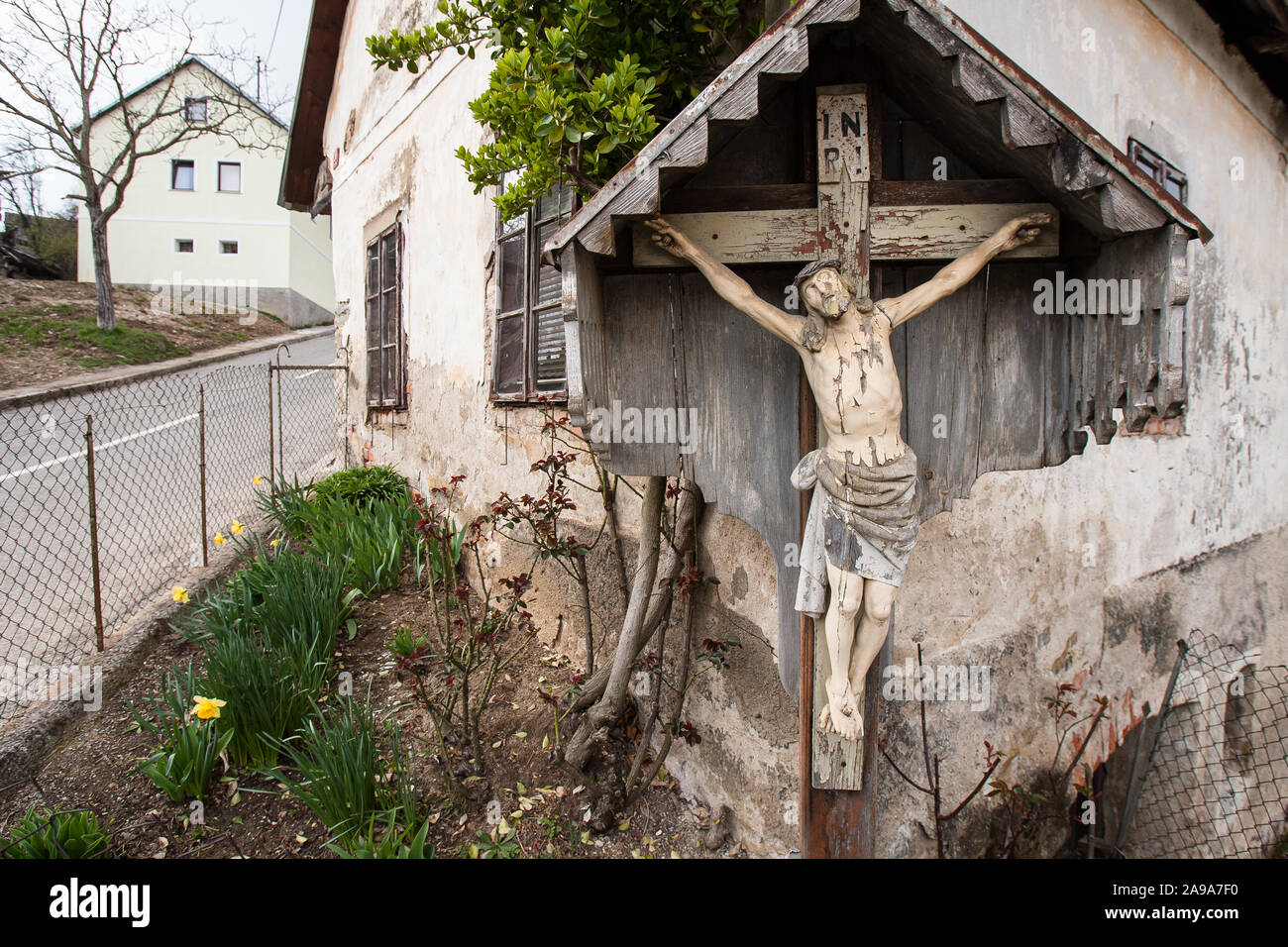 Crucifix windows hi-res stock photography and images - Alamy