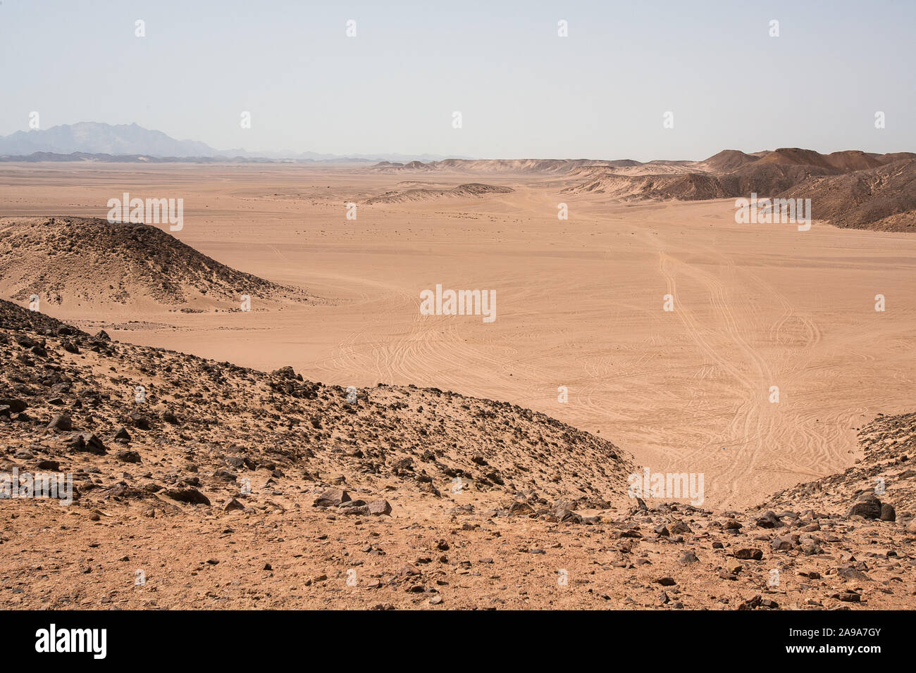 Egyptian desert hi-res stock photography and images - Alamy