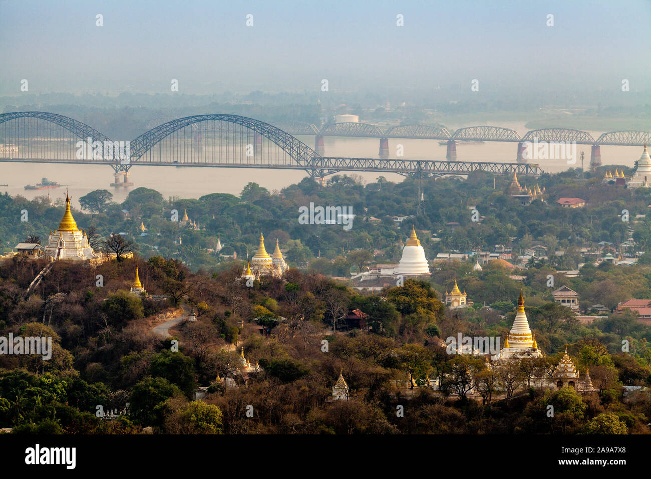 Mandalay buddhist temples hi-res stock photography and images - Alamy
