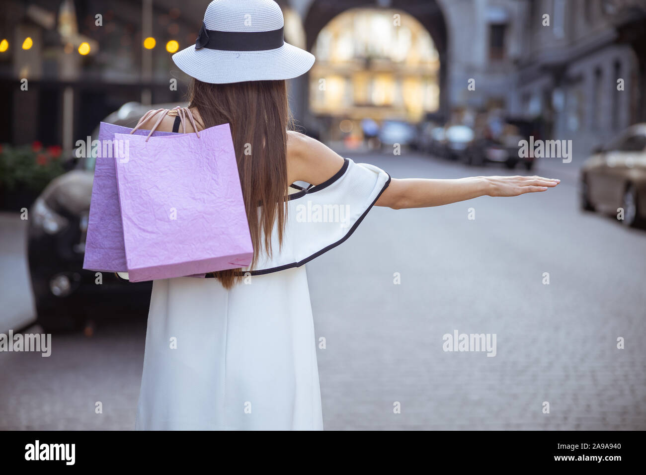 Flagging down hi-res stock photography and images - Alamy