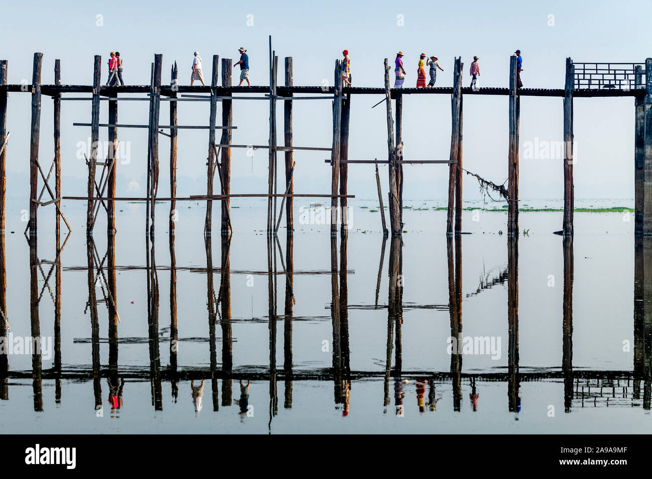 Myanmar bridges hi-res stock photography and images - Alamy