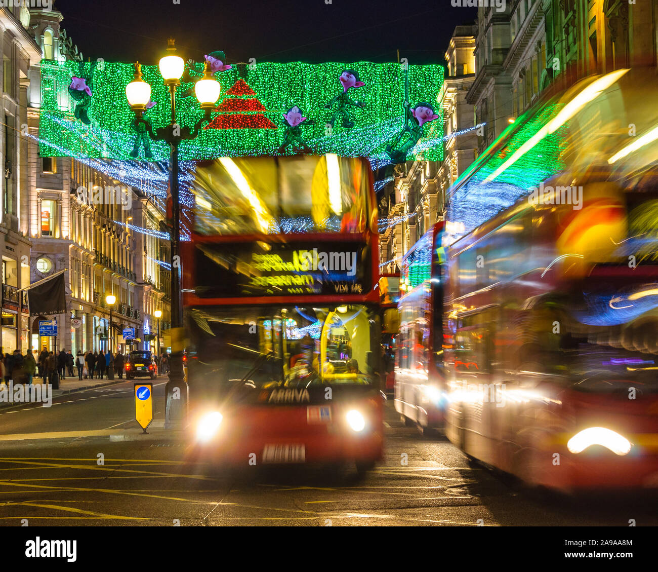 Regent street at night london hi-res stock photography and images - Alamy