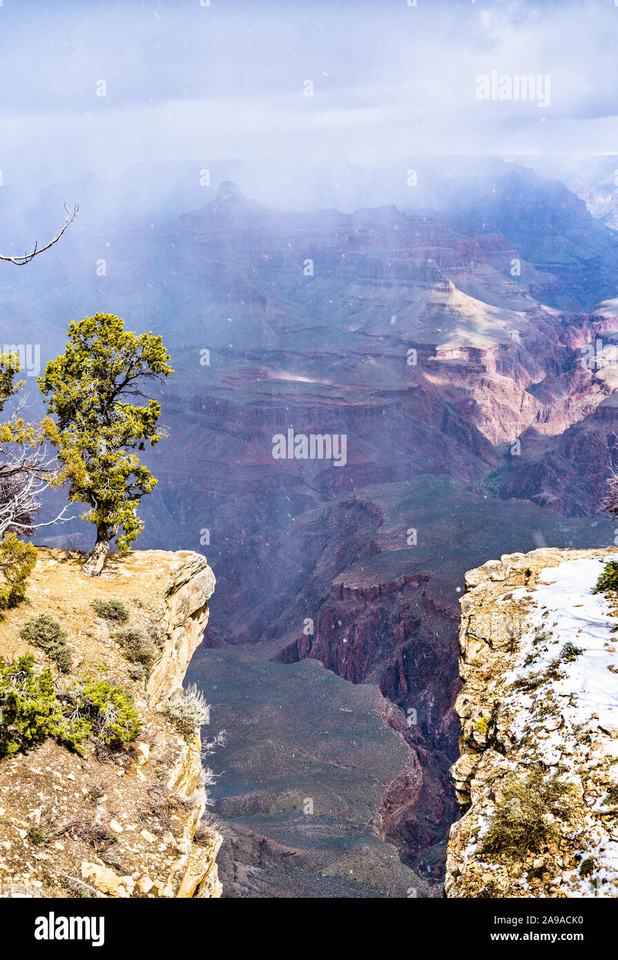 Snow on south rim hi-res stock photography and images - Alamy