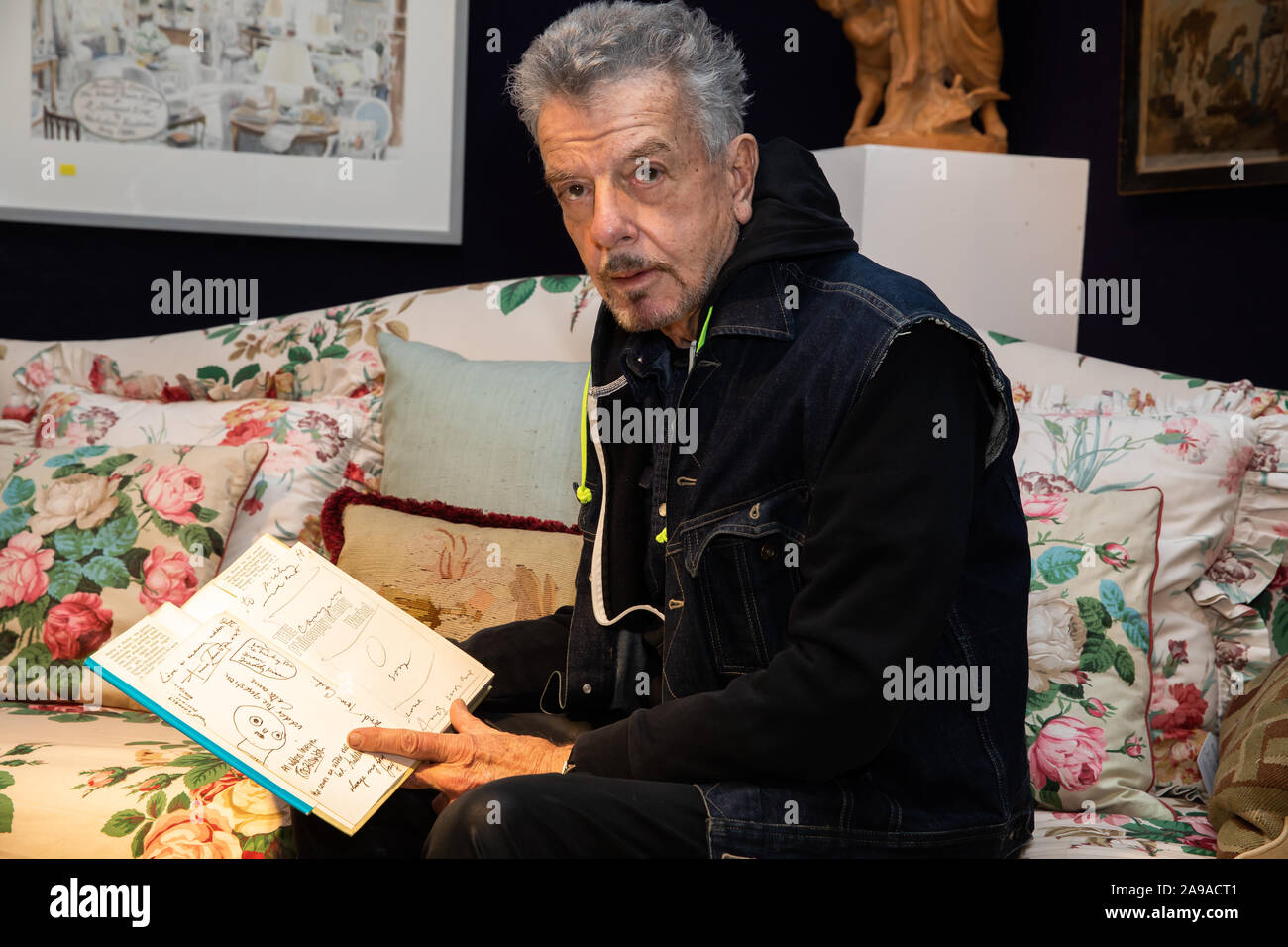 Nicky haslam andy warhol hi-res stock photography and images - Alamy