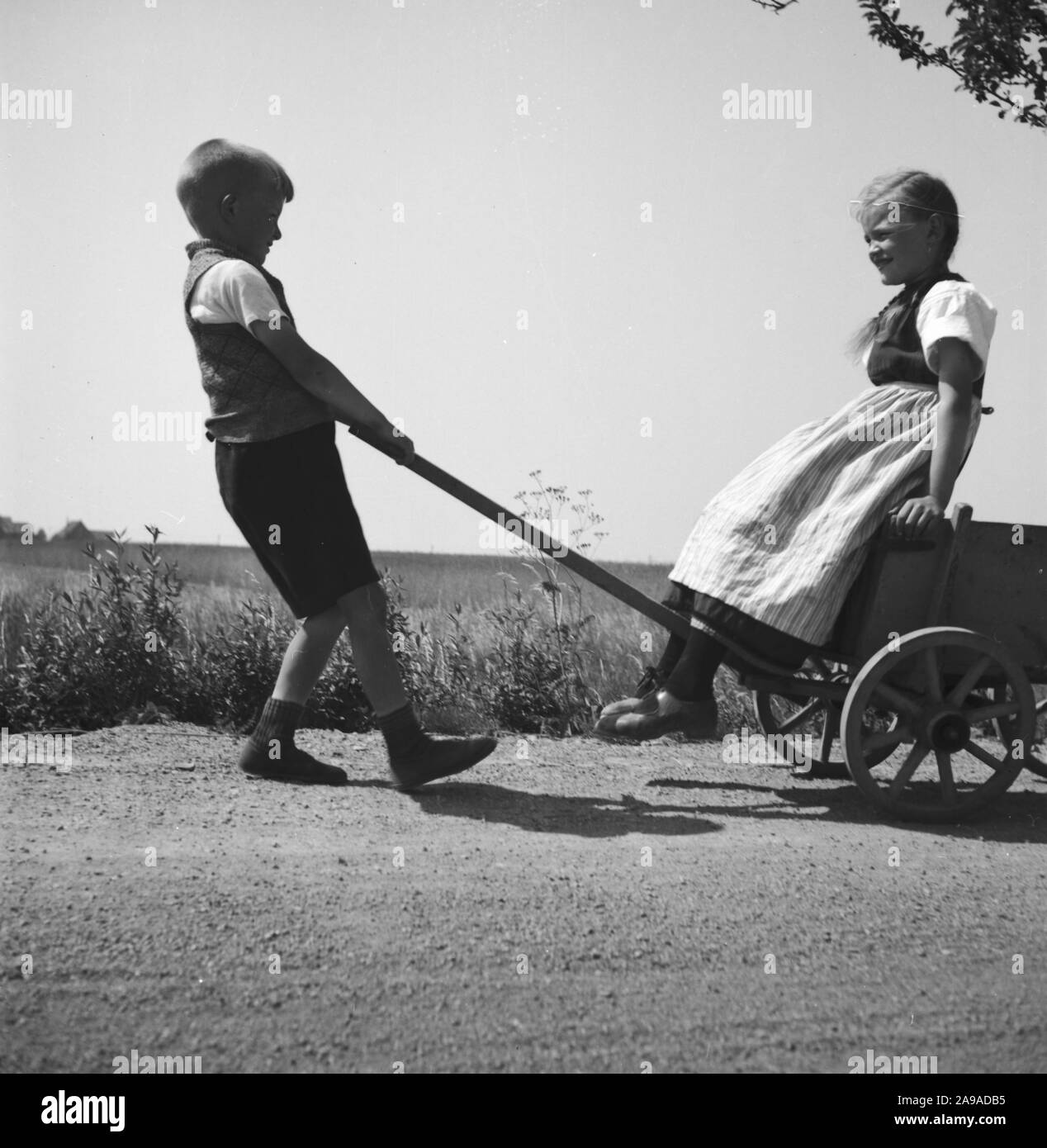 1930s farm kids hi-res stock photography and images - Alamy