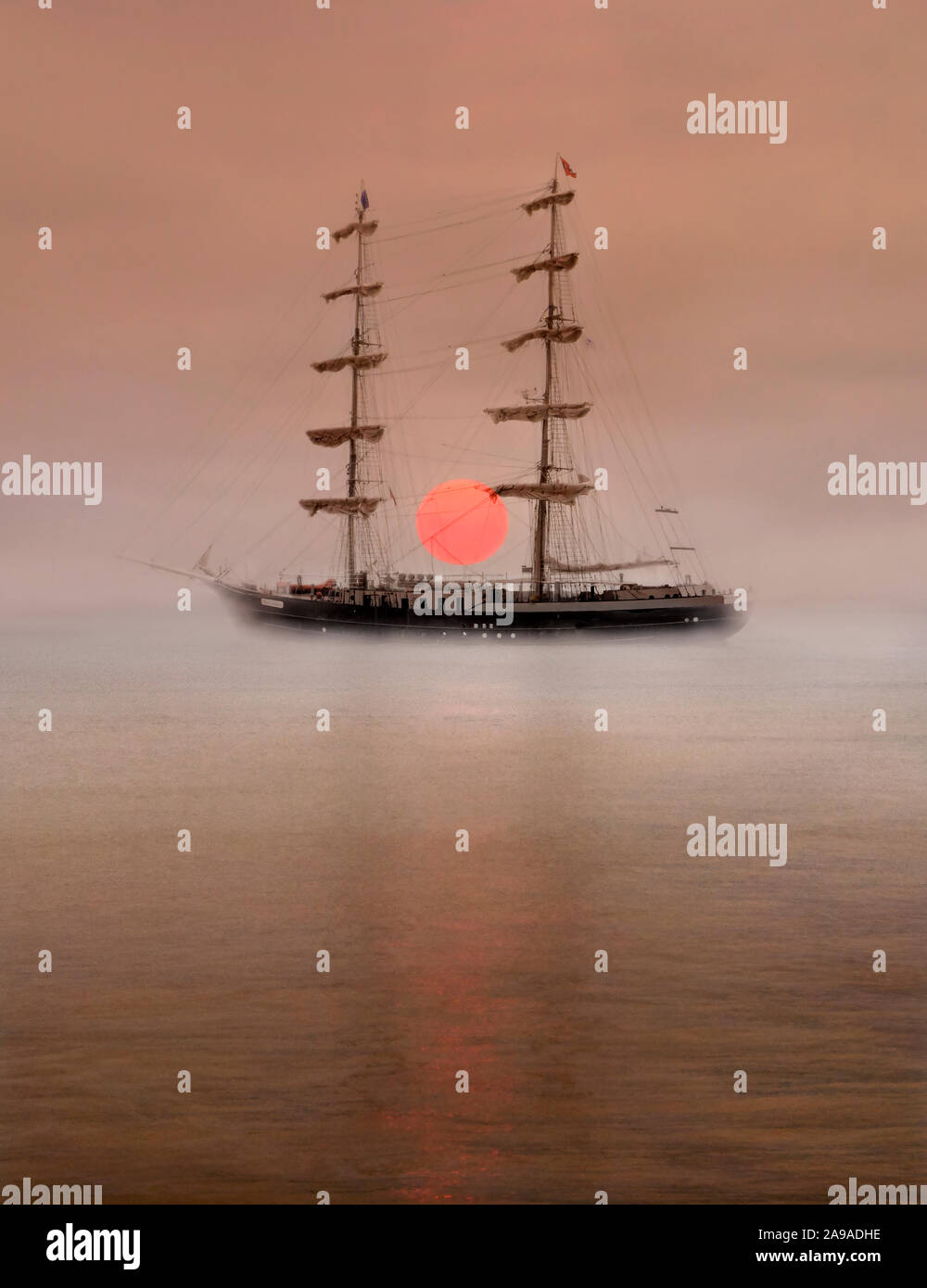 Yard arm hi-res stock photography and images - Alamy