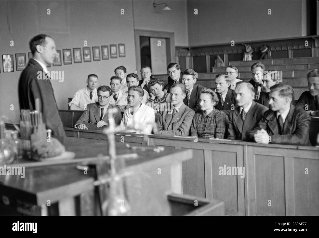Original caption: Students at a lecture at the German Technical ...