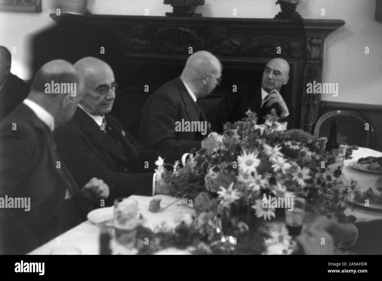 A meeting in the Harnack-Haus in Berlin-Dahlem, Germany 1930s Stock ...