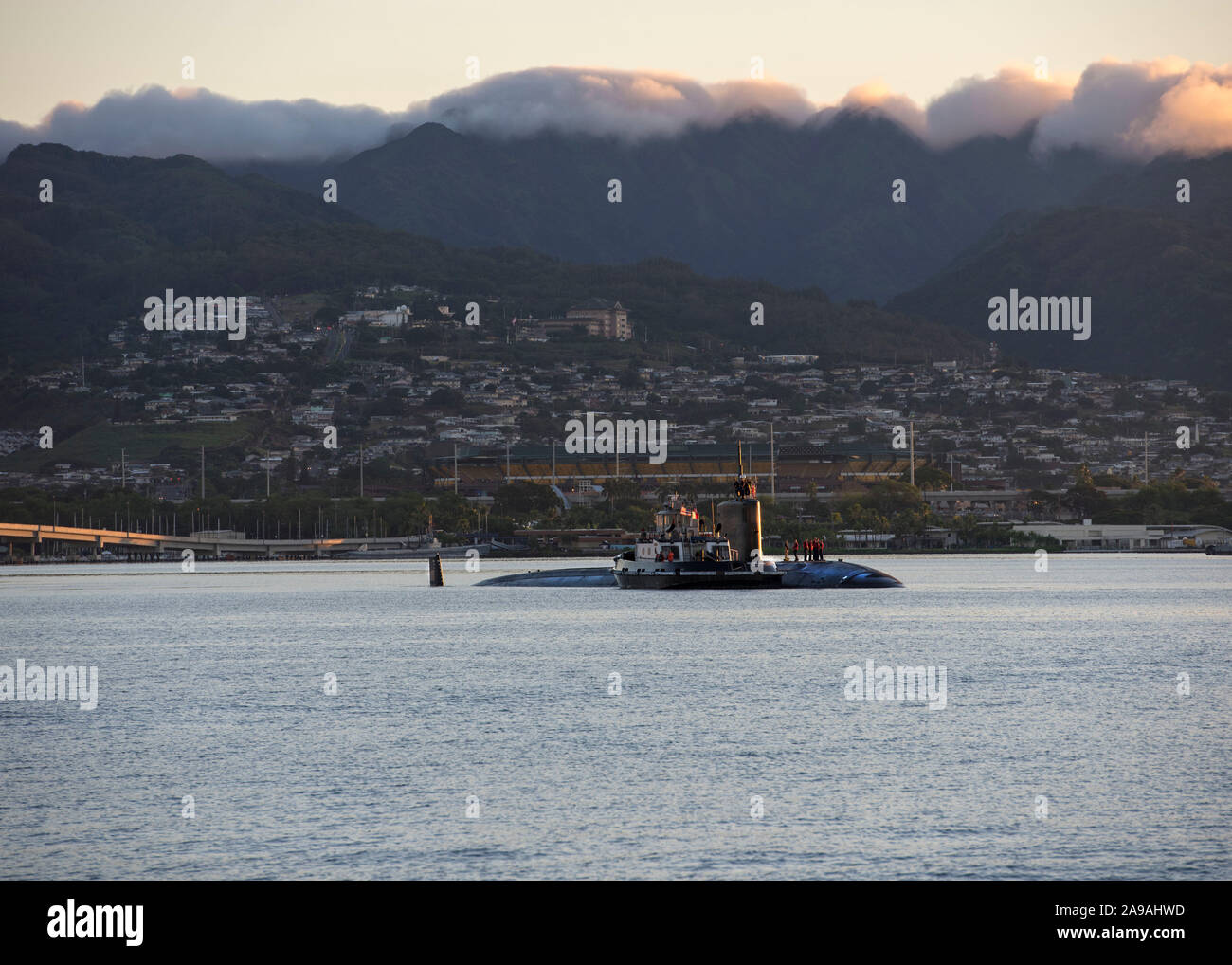 PEARL HARBOR, Hawaii (Nov. 12, 2019) - The Los Angeles-class fast ...