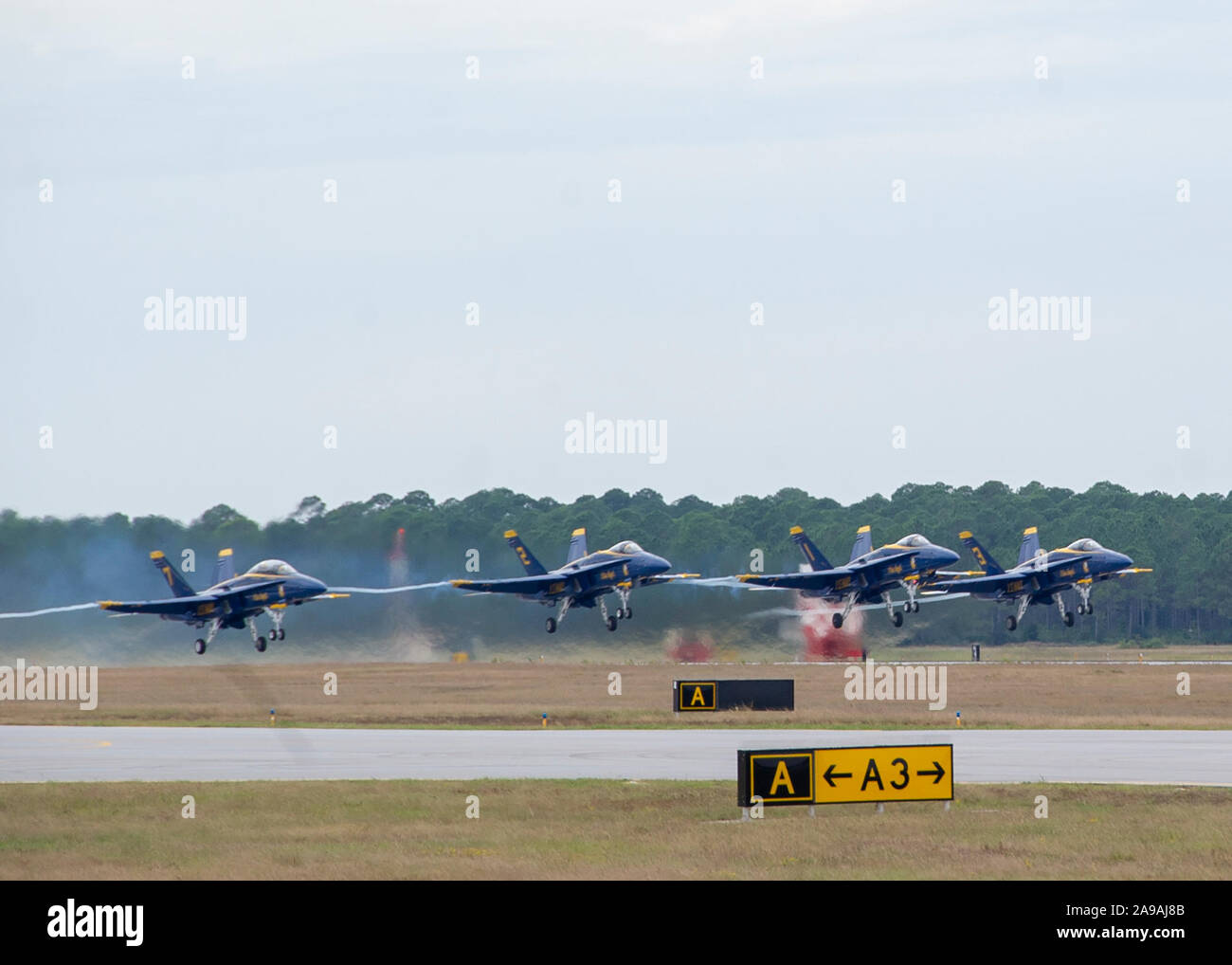 PENSACOLA, Florida (Nov. 8, 2019) - The U.S. Navy Blue Angels perform ...