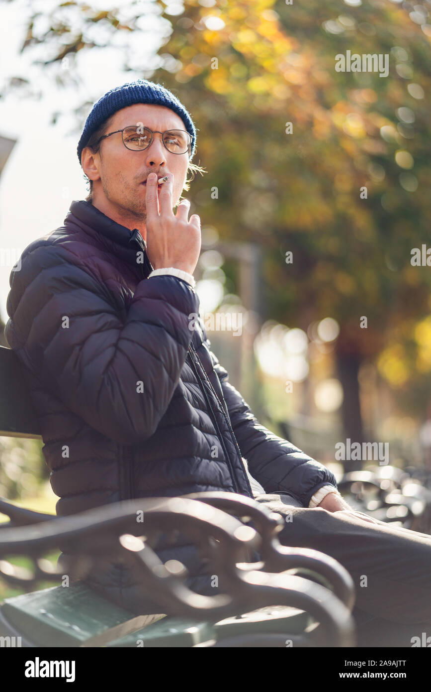 Cigarette smog hi-res stock photography and images - Alamy