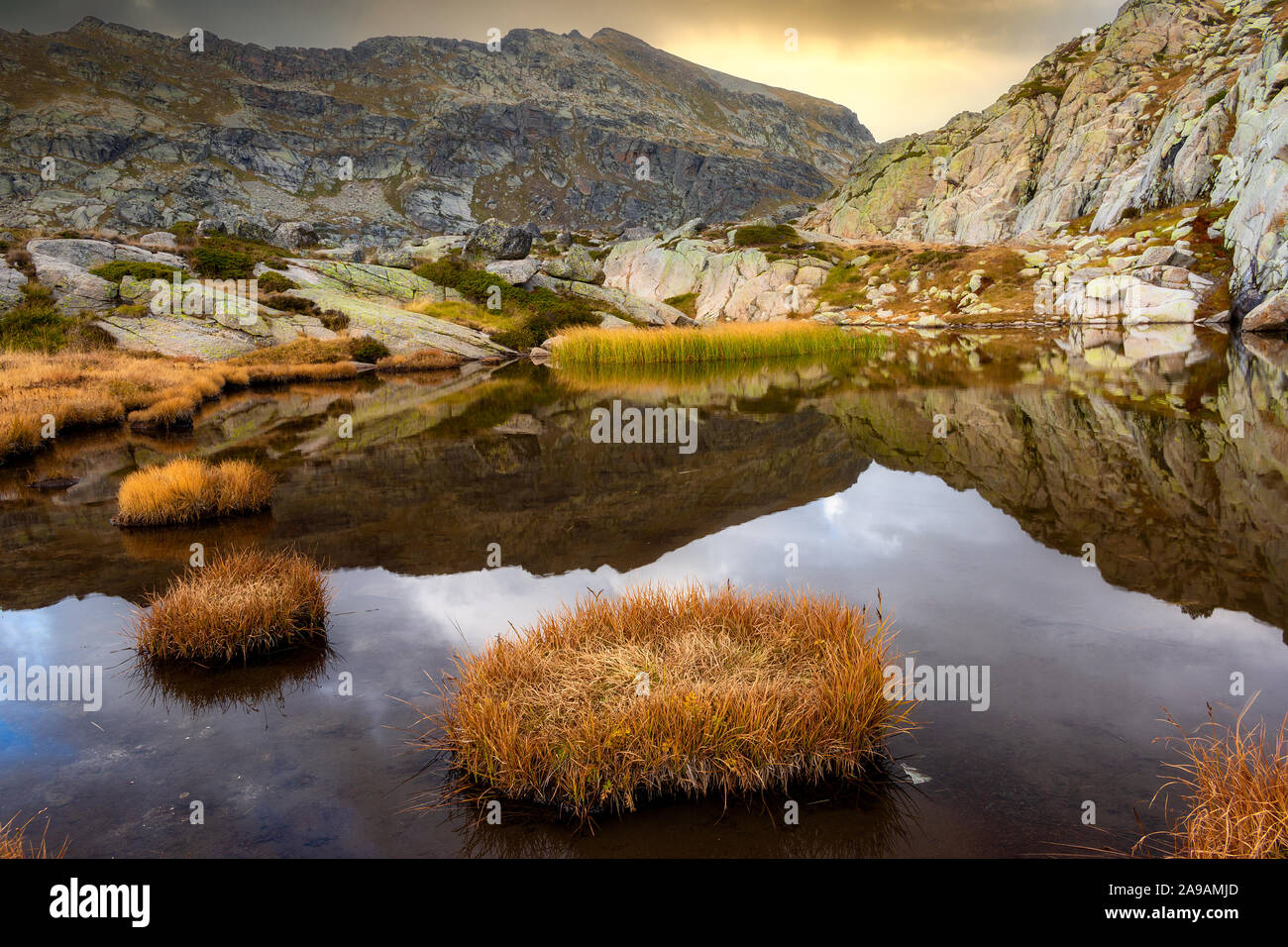 Pyrenees scenery hi-res stock photography and images - Alamy