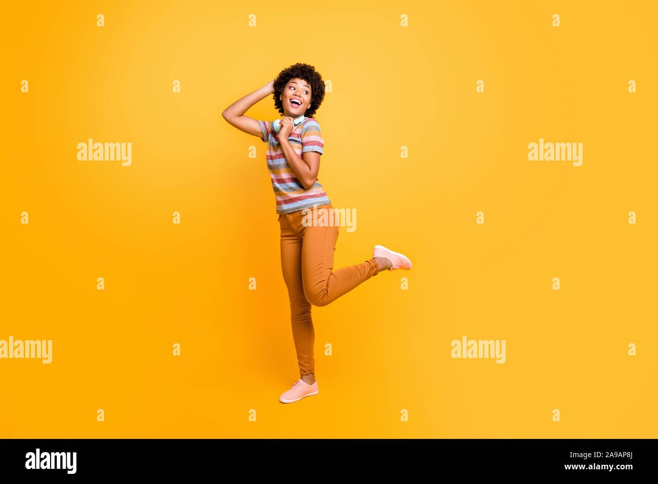 Afro pop dance hi-res stock photography and images - Alamy