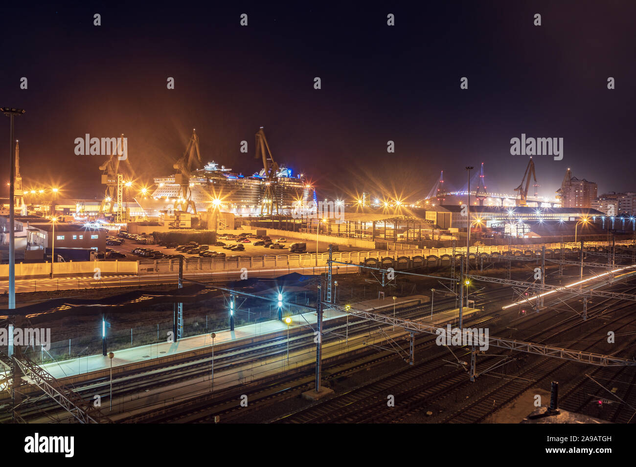 Port of cadiz hi-res stock photography and images - Alamy
