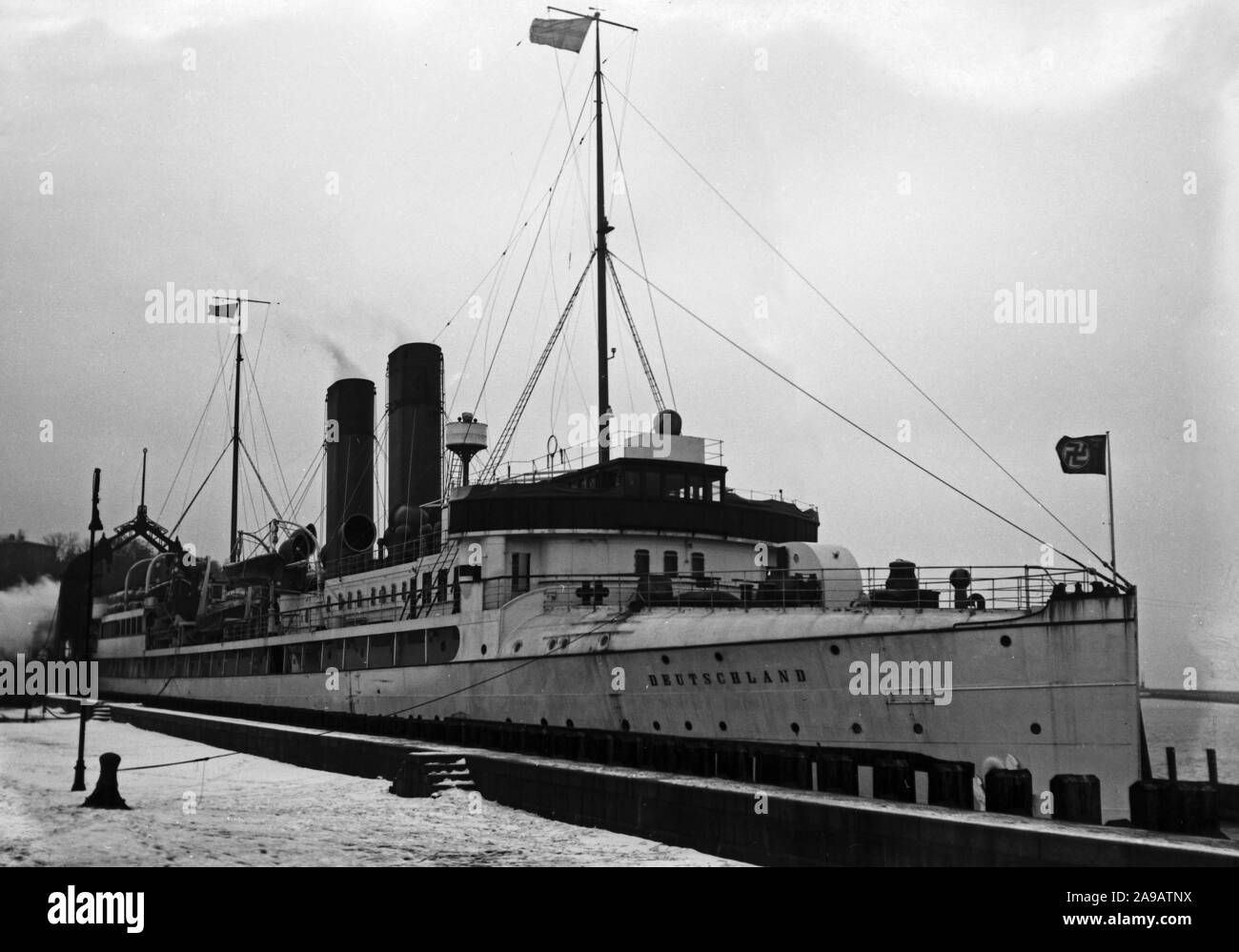 Ferryboat ferry boat ferries Black and White Stock Photos & Images - Alamy