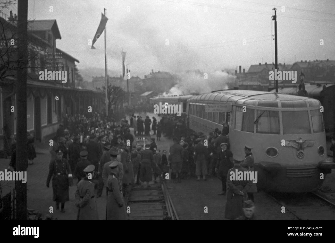 Germany 1930s train platform hi-res stock photography and images - Alamy