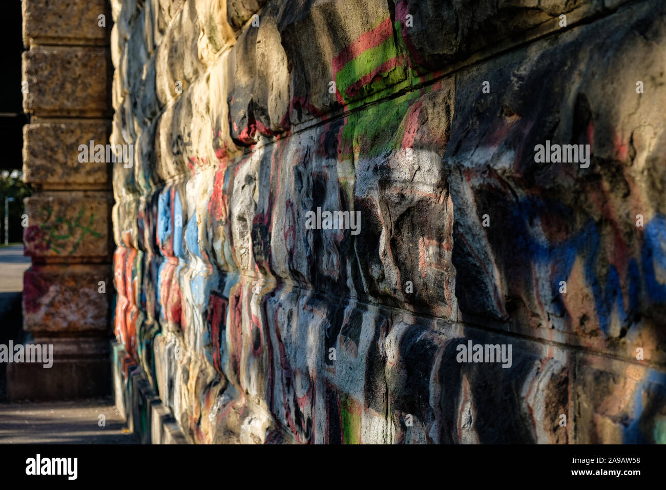 Street art graffiti vienna hi-res stock photography and images - Alamy