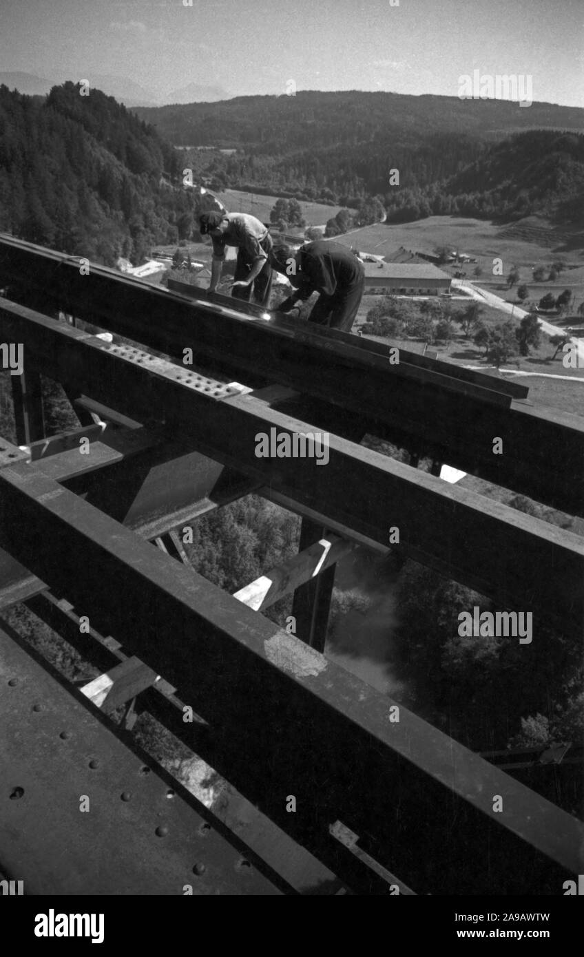 1940s railroad worker hi-res stock photography and images - Alamy