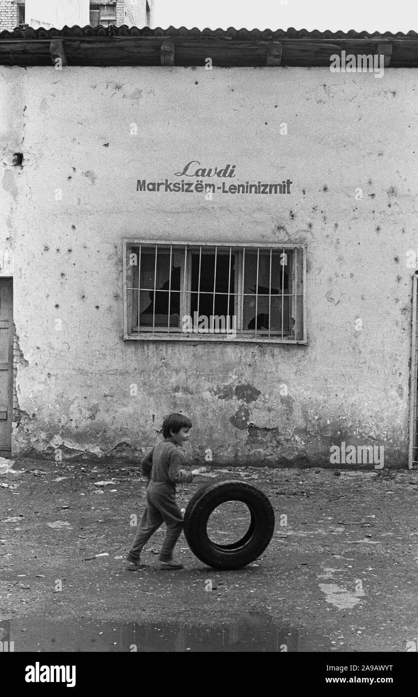 'LONG LIVE MARKSISM LENINISM', TIRANA, ALBANIA, SEP' 91 Stock Photo - Alamy