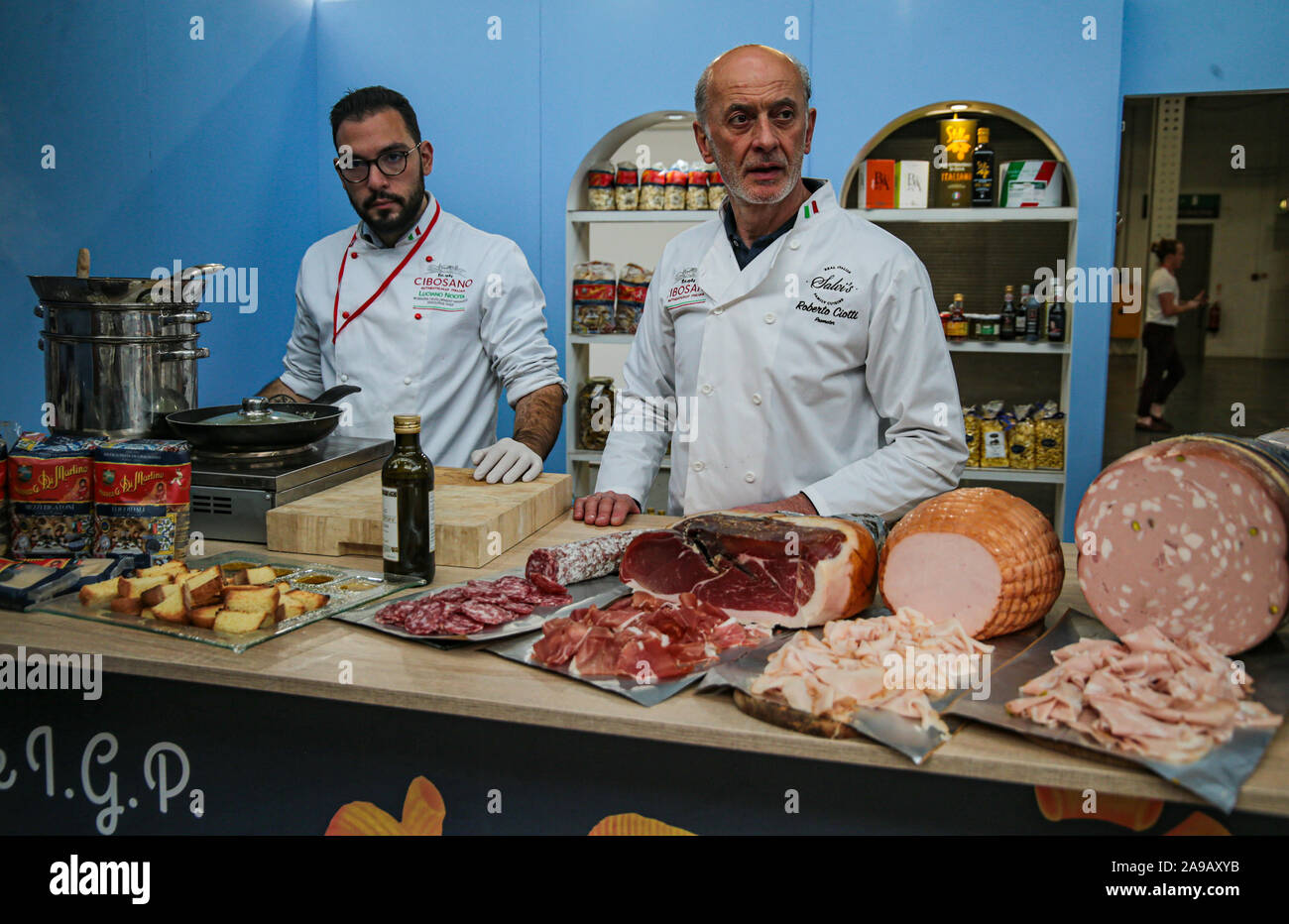 London olympia italian food show hi-res stock photography and images ...